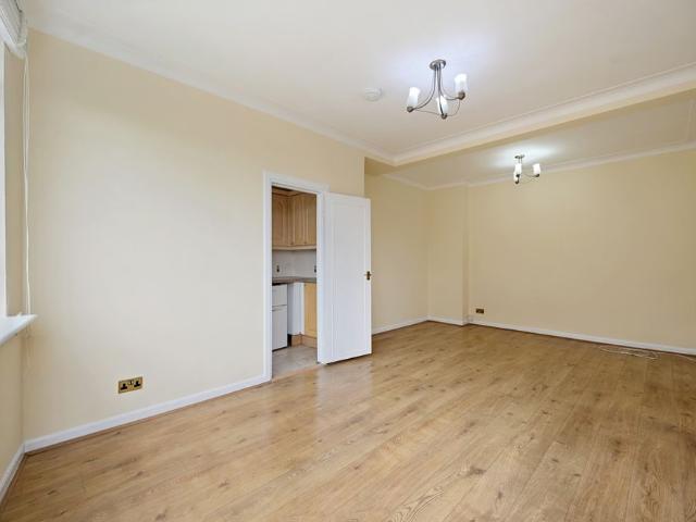 Oslo Court, Prince Albert Road, NW8