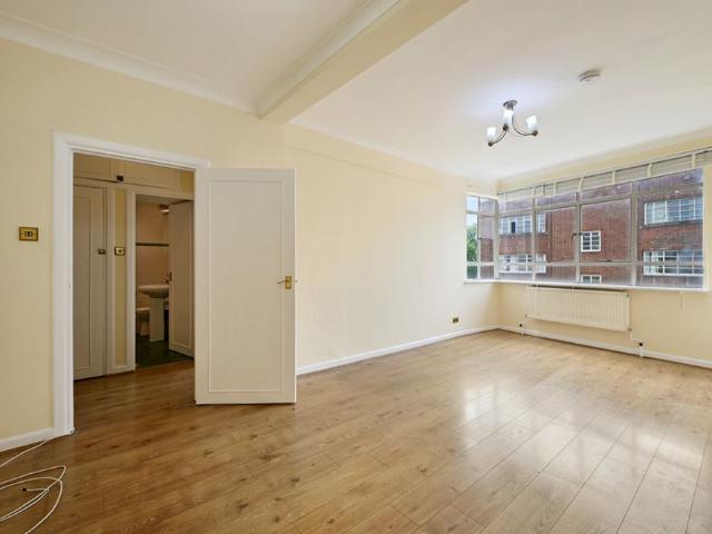 Oslo Court, Prince Albert Road, NW8