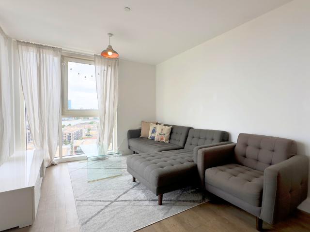 Oslo Tower, Naomi Street SE8, 2 bed flat to rent, £2,800 pcm | PrimeLocation