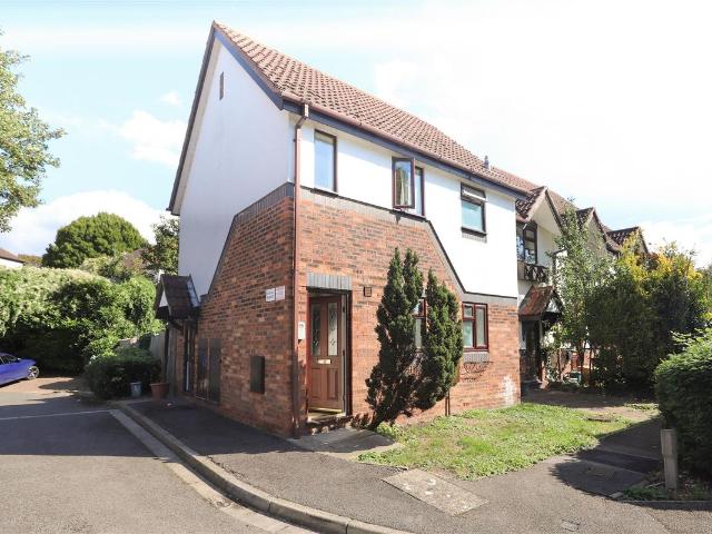 Osprey Close, West Drayton UB7, Studio to rent, £995 pcm | PrimeLocation
