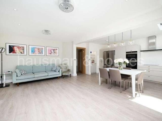 Ossulton Way, Hampstead Garden Suburb, N2