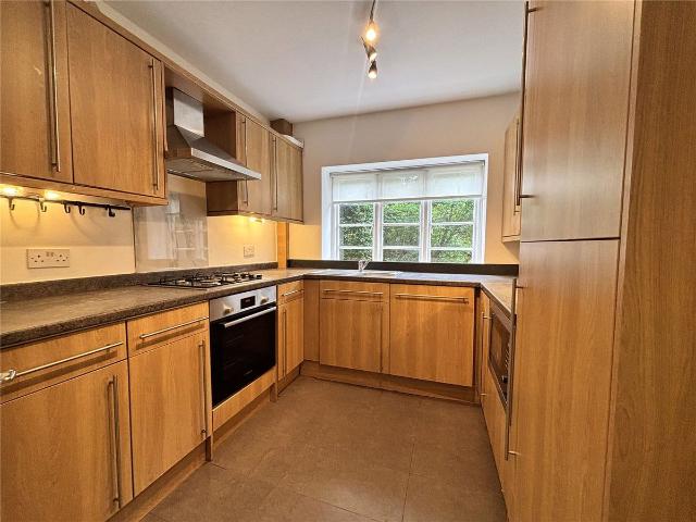 Ossulton Way, London N2, 2 bed flat to rent, £2,100 pcm | PrimeLocation