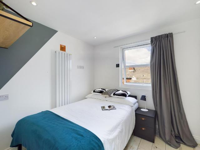 Ossory Street, Manchester M14 4 bed terraced house to rent £2,253 pcm £520 pw