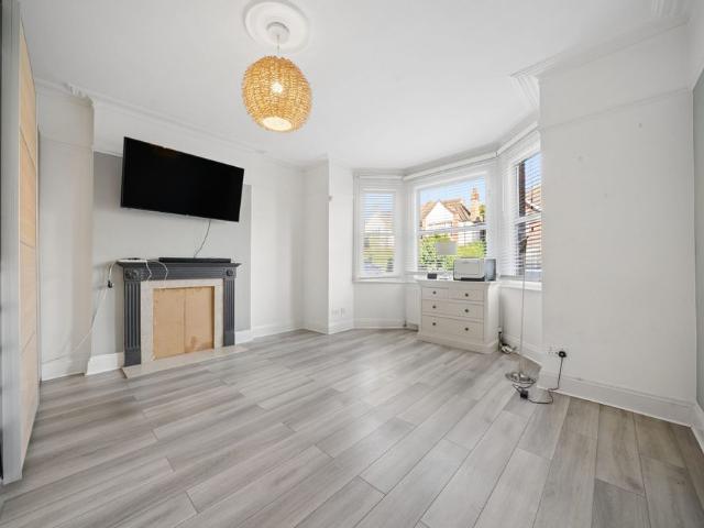 Osterley Avenue, Osterley TW7