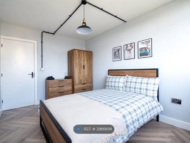 Osterley House, London E14, 2 bed flat to rent, £2,050 pcm | PrimeLocation