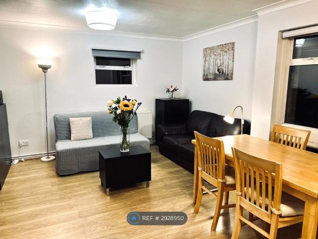 Osterley Parkview Road, Hanwell, London W7, 2 bed flat to rent, £1,950 pcm | PrimeLocation