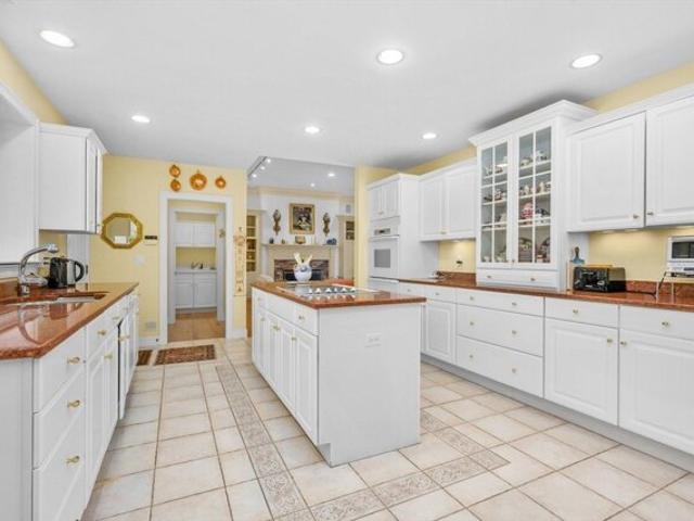 Osterville West Barnstable Rd, Barnstable, Home For Sale