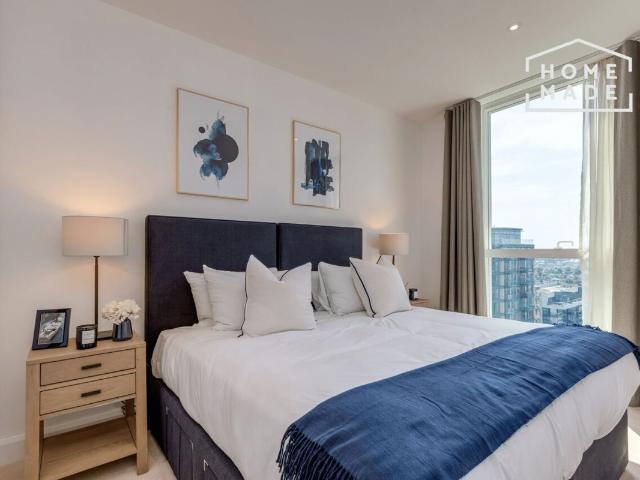 Ostro Tower, Canary Wharf E14, 2 bed flat to rent, £4,005 pcm | PrimeLocation
