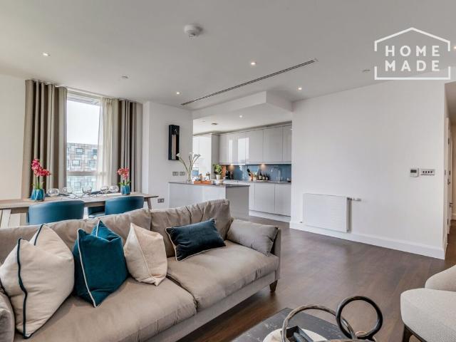 Ostro Tower, Canary Wharf E14, 2 bed flat to rent, £3,985 pcm | PrimeLocation