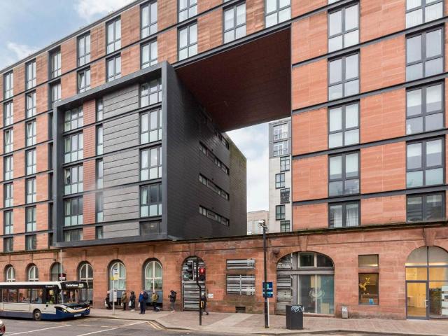 Oswald Street, City Centre, Glasgow 2 bed flat to rent £1,375 pcm £317 pw
