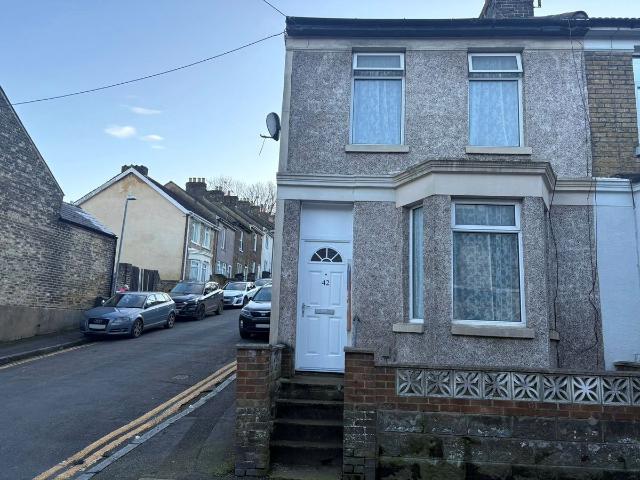 Oswald Road, Dover CT17, 2 bed property to rent, £1,100 pcm | PrimeLocation