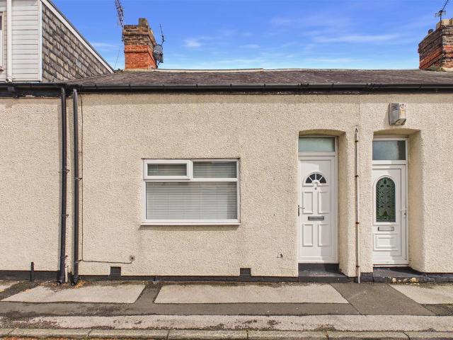 Oswald Terrace South, Castletown, Sunderland, Tyne & Wear, SR5 3BG