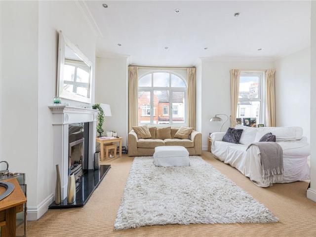 Osward Road SW17, 2 bed flat to rent, £3,000 pcm | PrimeLocation