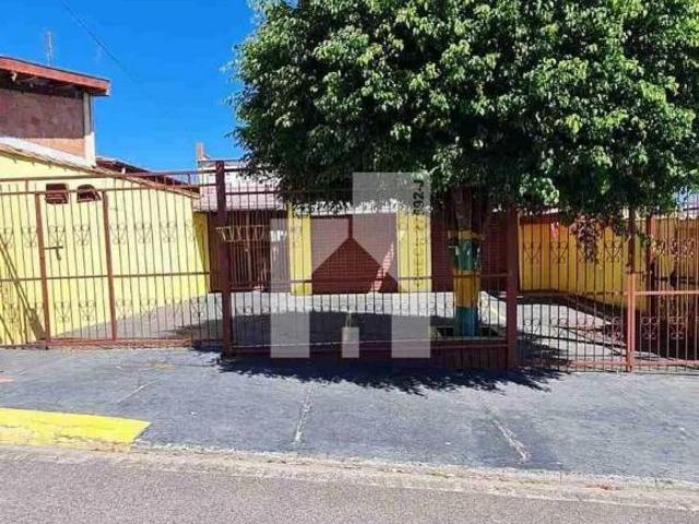 Oportunidade 2 Casas e 1 salão comercial à Venda, 442m² construídos Ivoturucaia, Jundiaí, SP