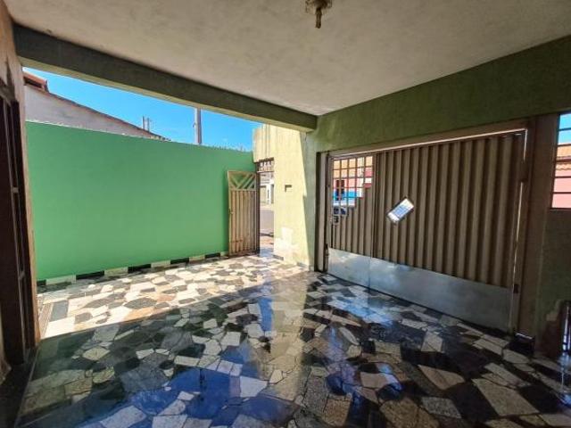 OPORTUNIDADE / 2 CASAS NO MESMO TERRENO
