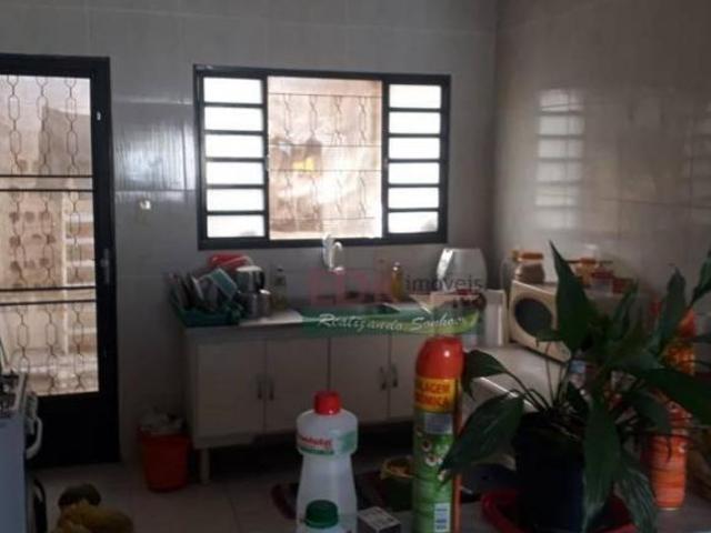 OPORTUNIDADE 300 m² com casa + salão nos fundos de 50 m²