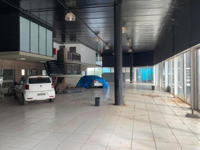 Oportunidade 5.500 metros de área total 2500 metros de área construída