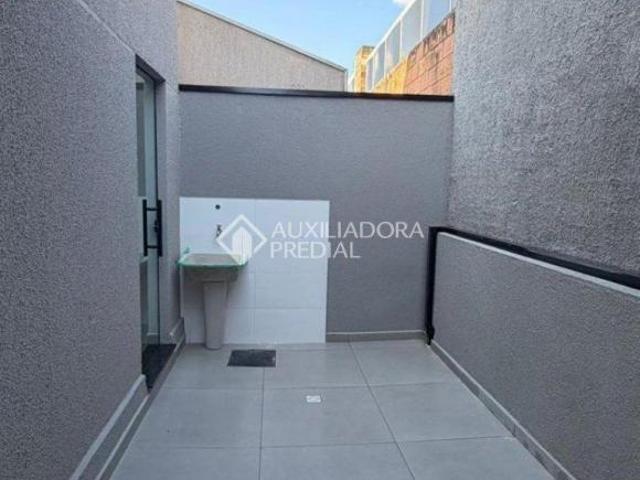 Oportunidade com entrada baixa, sobrado no bairro Eucalipitos