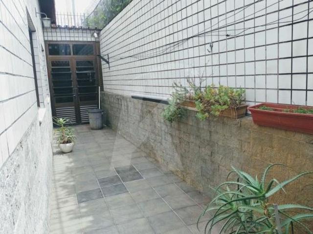 Oportunidade com 2 Casas Independentes ? Ideal para Investimento ou Moradia Múltipla!