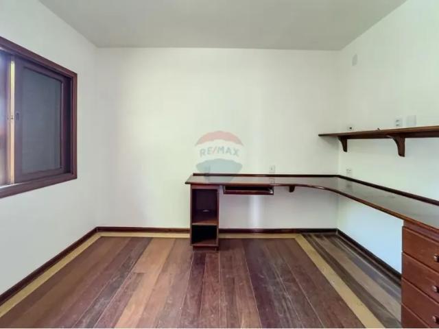 Casa Térrea com 5 suítes no Cond Vista Alegre