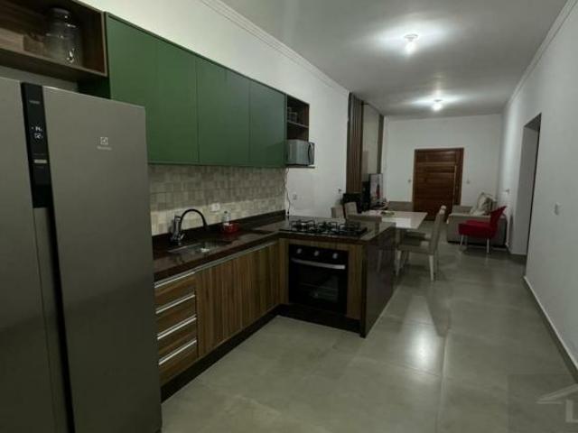 OPORTUNIDADE CASA TERREA 3 DORMITORIOS SENDO 3 SUITES COM PISCINA !