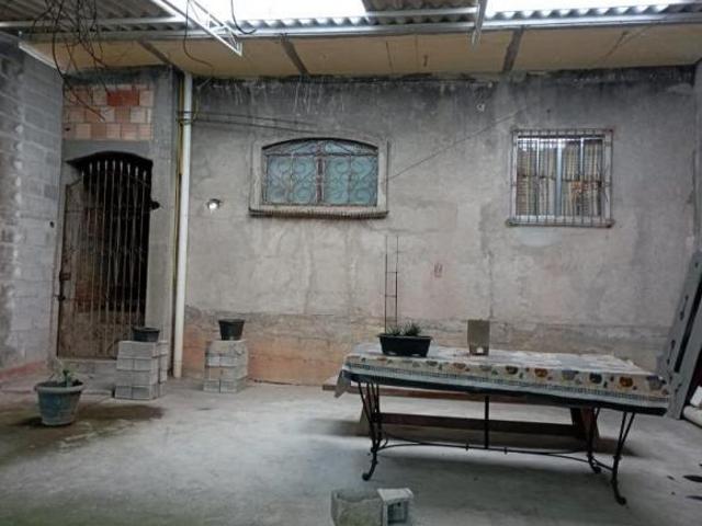 OPORTUNIDADE! CASA TÉRREA: 1 QUARTO, SALA, COZINHA, 1 WC E ÁREA DE SERVIÇO, 46M². RUA FRANCISCO GOD