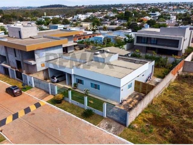 OPORTUNIDADE CASA TÉRREA 4Q JARD. BOT. PRIVÊ