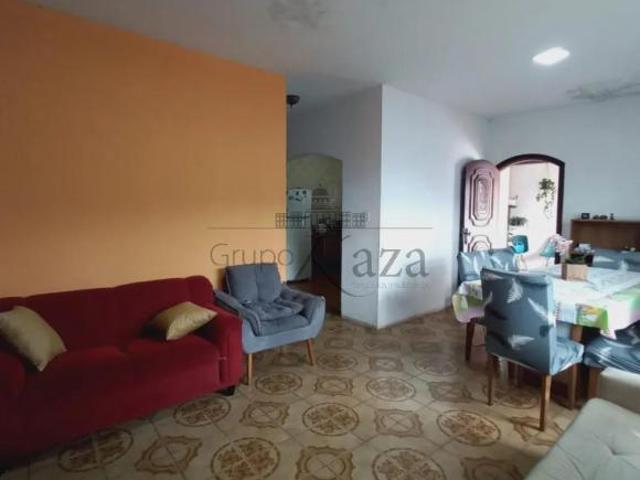 Oportunidade Casa Térrea com Edícula Jardim Satélite 3 Dormitórios 137m²
