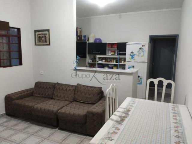 Oportunidade Casa térrea com 2 Edículas Cidade Morumbi 2 Dormitórios 100m²