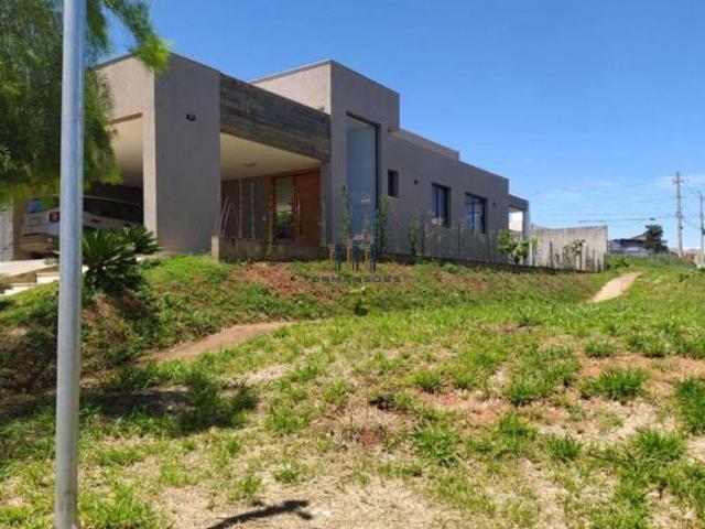 Oportunidade!Casa térrea com 4 quartos e espaço gourmet em condominio em Vespas