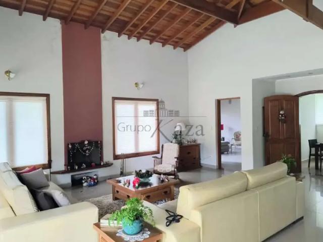 Oportunidade Casa Térrea Centro Igaratá 4 Dormitórios 3.160m²