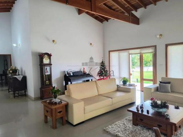 Oportunidade Casa Térrea Centro Igaratá 4 Dormitórios 3.160m²
