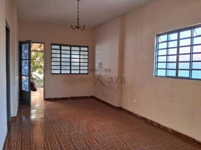 Oportunidade Casa Térrea Centro Jacareí 2 Dormitórios 159m²