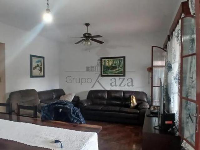 Oportunidade Casa térrea Cidade Vista Verde 3 Dormitórios 250m²