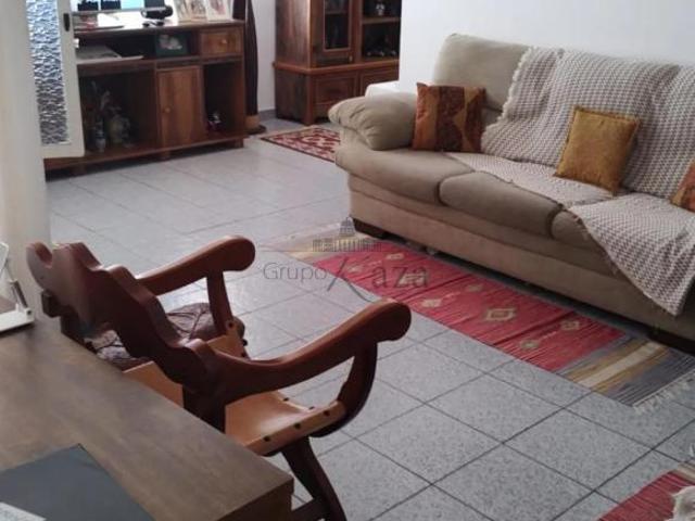 Oportunidade Casa térrea Cidade Vista Verde 4 Dormitórios 200m²