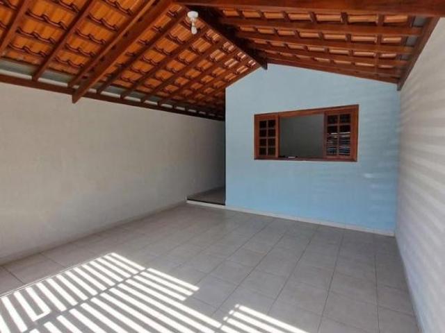 Oportunidade! Casa térrea à venda 3 dormitórios 1 suíte Parque Industrial