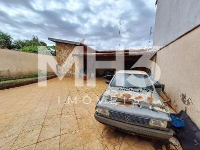 Oportunidade casa térrea à venda com 3 dorm. 1 suíte, at.256,84m², ac.163,56m²