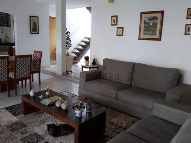 Oportunidade Casa Térrea em Condomínio Jardim Santa Helena Condomínio Santa Helena Caçapava