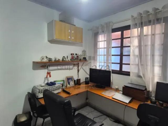 Oportunidade Casa Térrea Jardim Califórnia Jacareí 2 Dormitórios com Edícula e Piscina 180m² Terreno