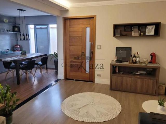Oportunidade Casa Térrea Jardim das Indústrias 3 Dormitórios 135m²