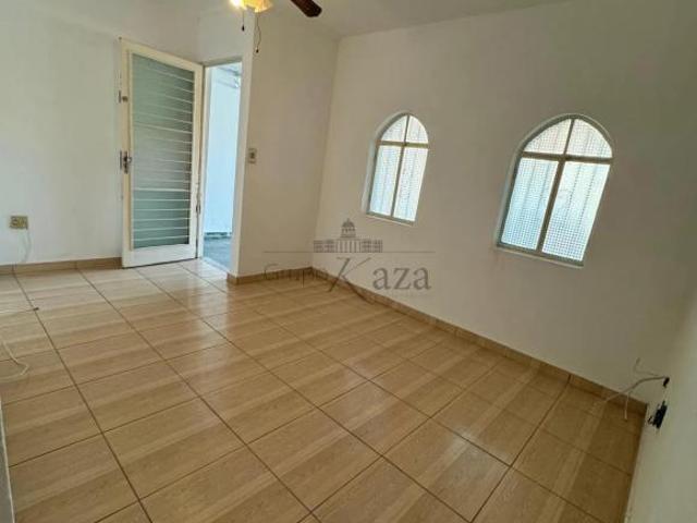 Oportunidade Casa Térrea Vila Martinez Jacareí 3 Dormitórios 101m²