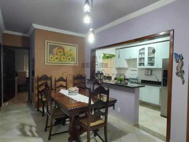 Oportunidade Casa Térrea Vila Nova Aliança Jacareí SP 3 Dormitórios 117m²