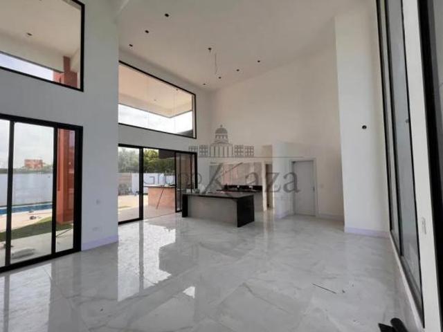 Oportunidade Casa Urbanova Residencial Mont Blanc 4 Suítes 538m²