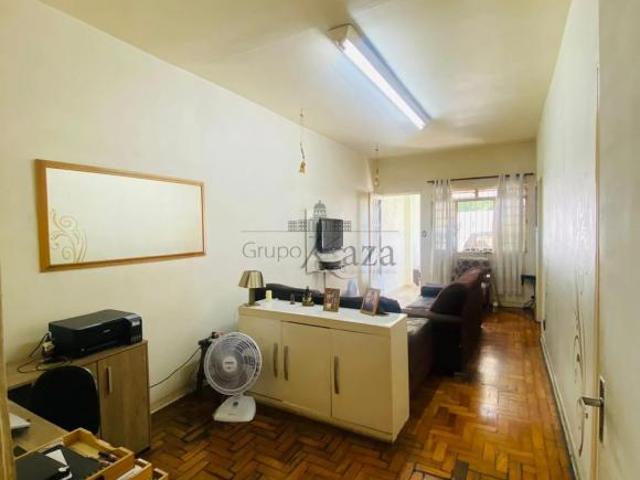 Oportunidade Casa Vila Martinez Jacareí 4 Dormitórios 140m²