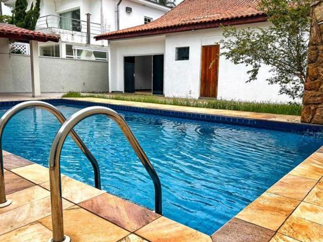 Oportunidade ! Casa à venda abaixo do preço no Jardim Acapulco em Guarujá