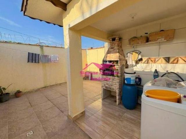 Casa com 2 dormitórios próximo à praia no bairro Jardim Leonor