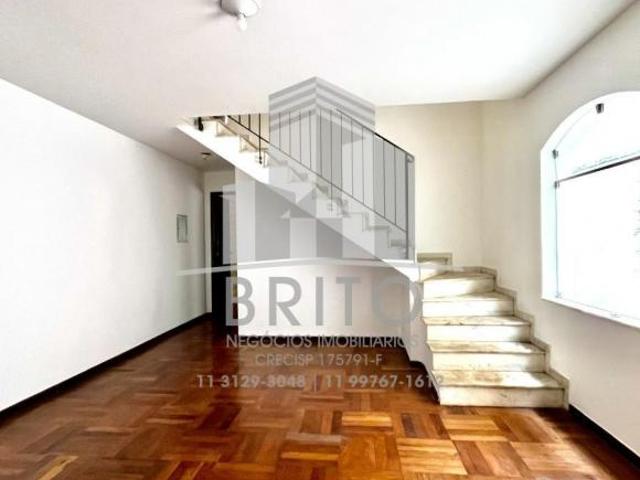 Oportunidade! Casa à venda com 3 quartos, 1 suite, 3 salas, 2 banheiros, 2 vagas de garagem, 250,00