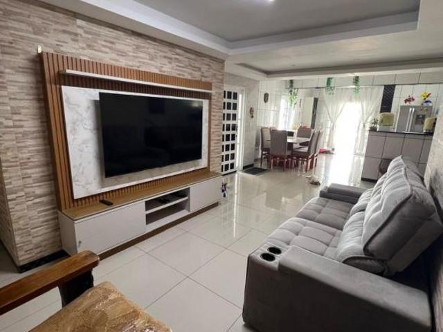 OPORTUNIDADE! Casa a venda com 3 quartos e amplo terreno de 480m² em Campina Grande do Sul