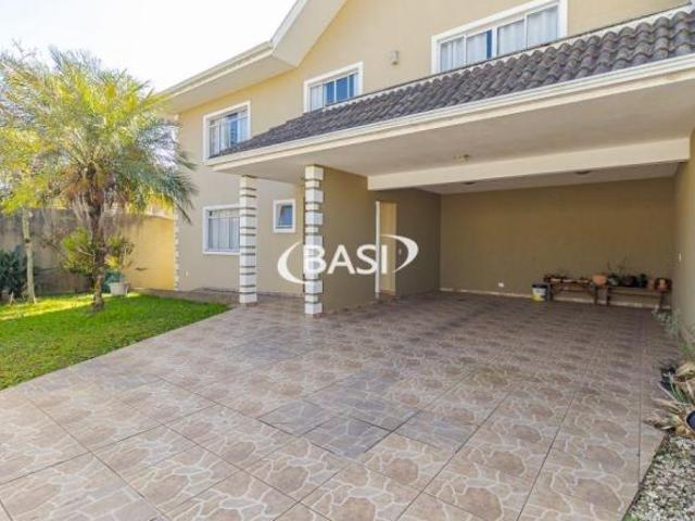 OPORTUNIDADE ! CASA A VENDA EM RUA SEM SAIDA, COM 344 M2 E TERRENO DE 450 M2, EM SANTA FELICIDADE