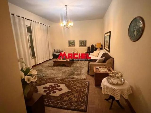 OPORTUNIDADE CASA AMPLA CENTRO DE CAÇAPAVA 304 mts² de CONFORTO E COMODIDADE